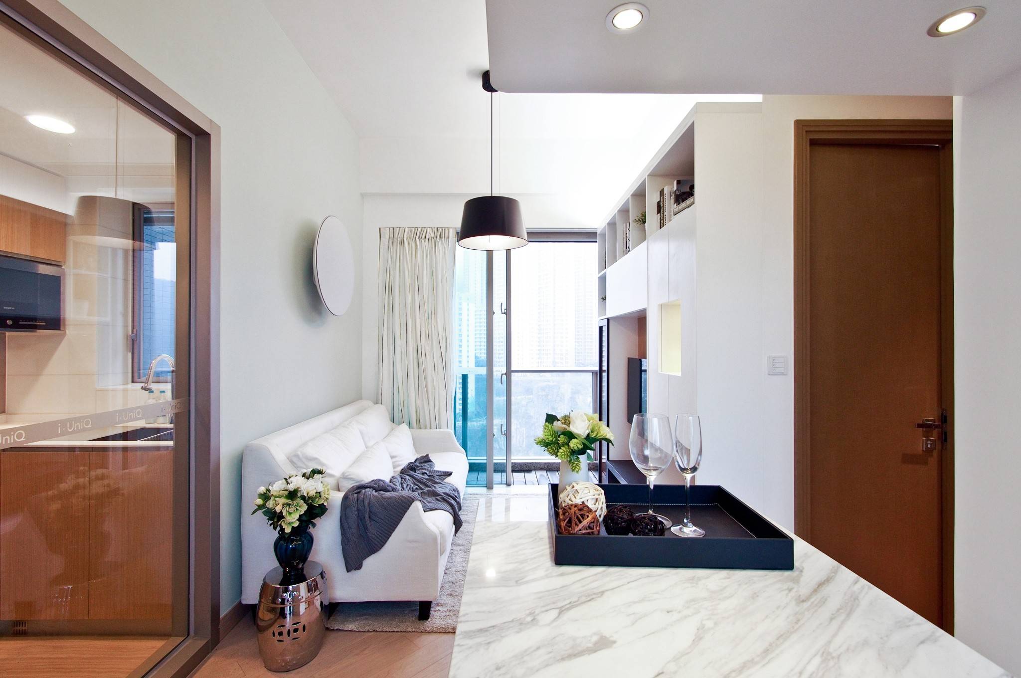 i-UniQ Grand - A Scandinavian & Bar at Home - Inbloom Concept