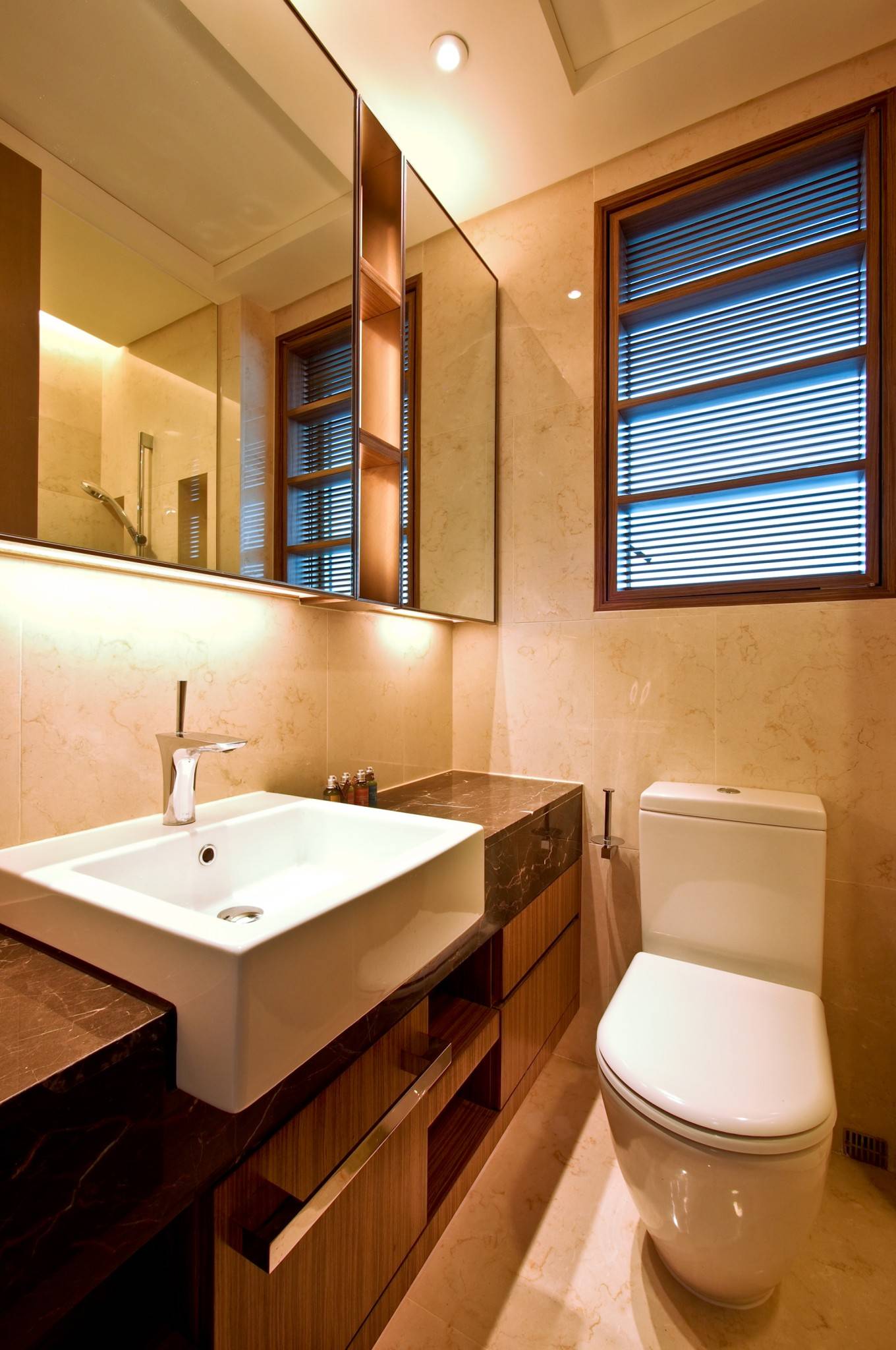 i-UniQ Grand - A Scandinavian & Bar at Home - Inbloom Concept