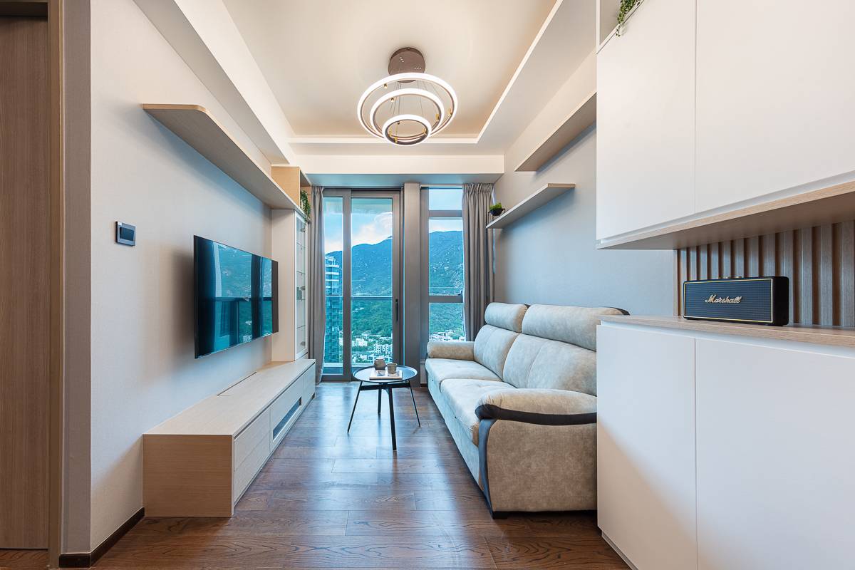 Le Pont - Neat and Comfy Design with Wood Elements - Inbloom Concept