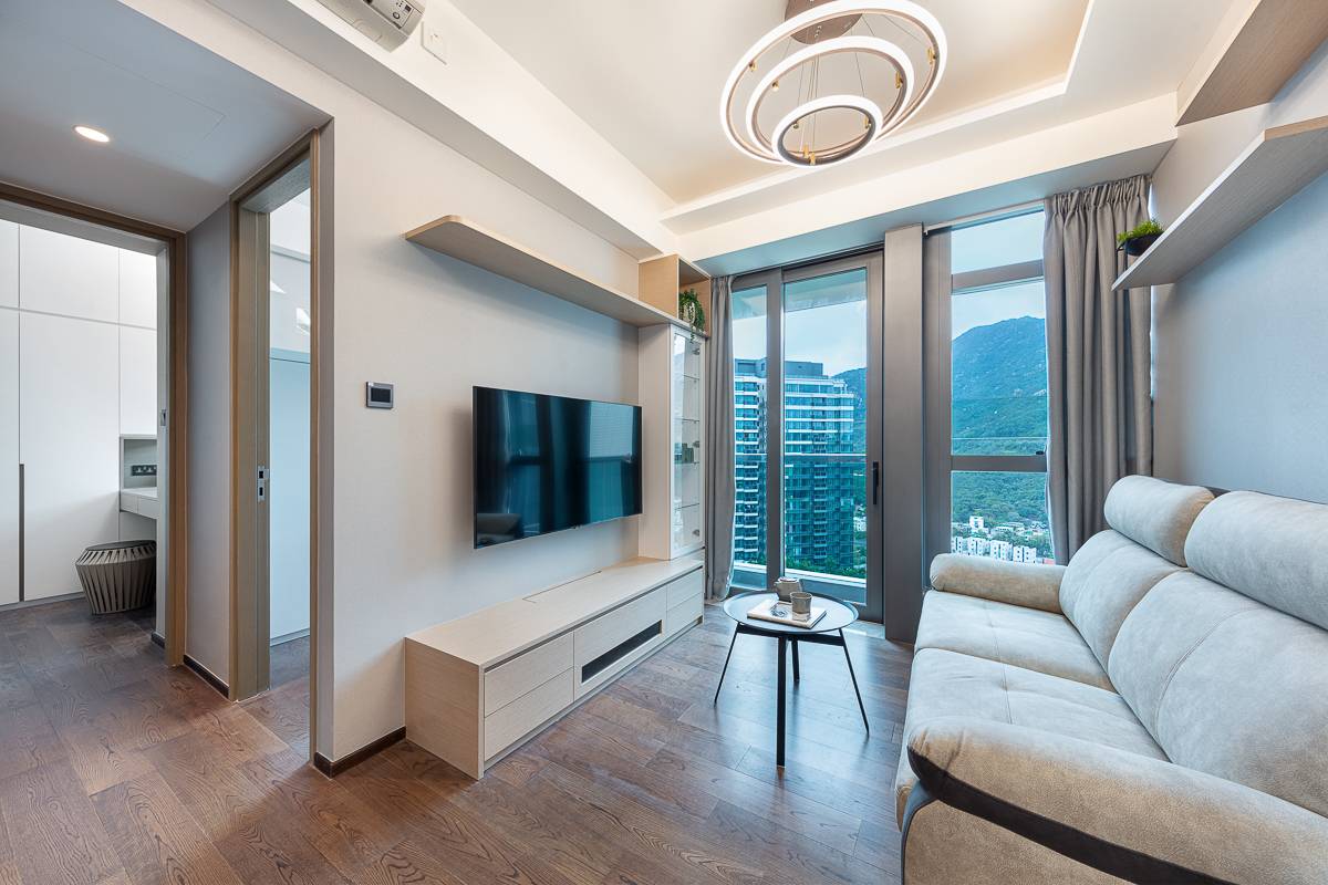 Le Pont - Neat and Comfy Design with Wood Elements - Inbloom Concept