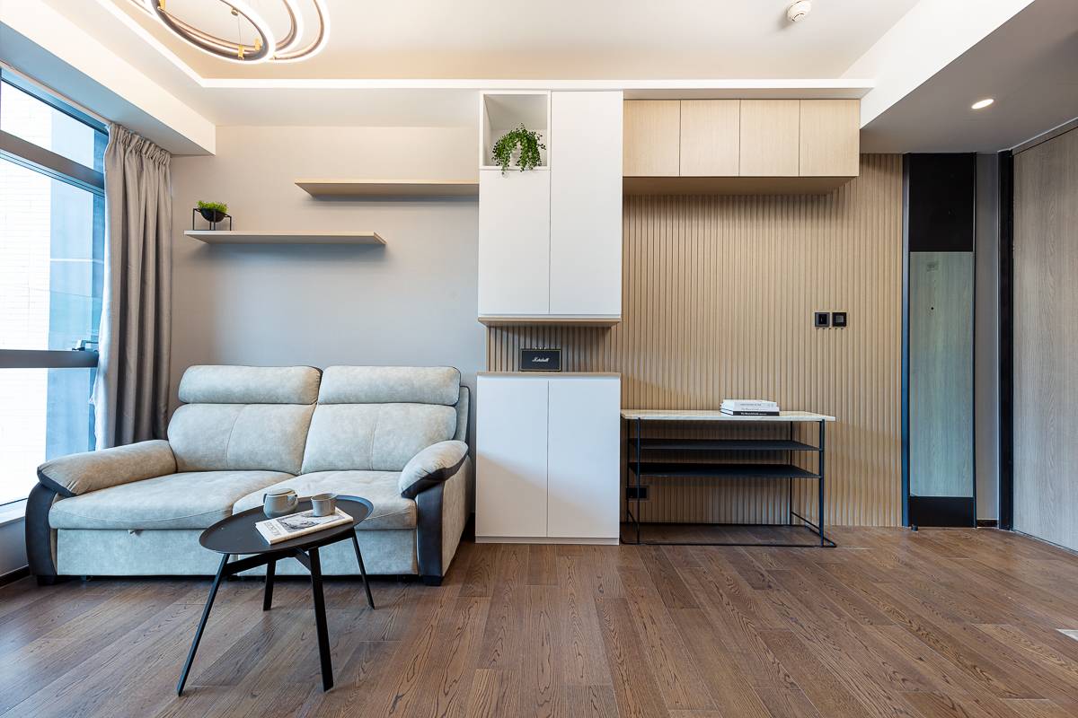 Le Pont - Neat and Comfy Design with Wood Elements - Inbloom Concept